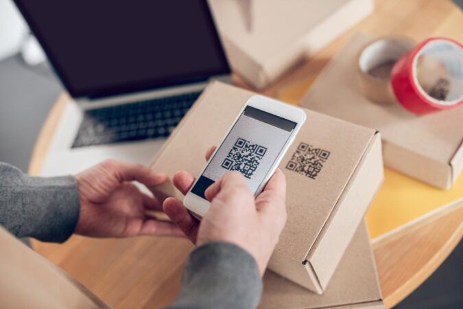 Advantages of QR codes and Barcodes in Modern Business Technology Advantages of QR codes and Barcodes in Modern Business Technology